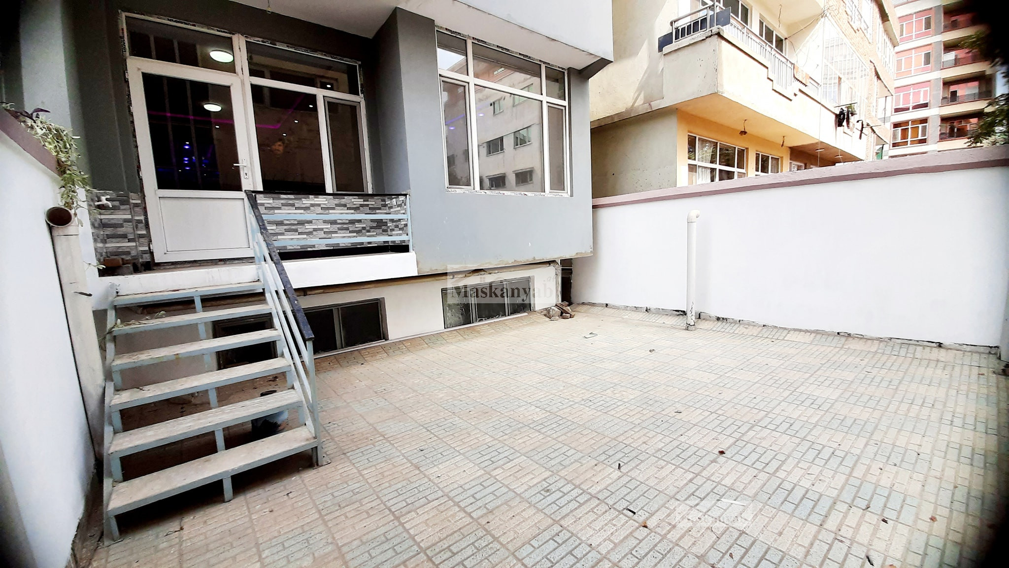 Fully-Equipped Apartment for Rent on 40-meters Road - MaskanYab.af
