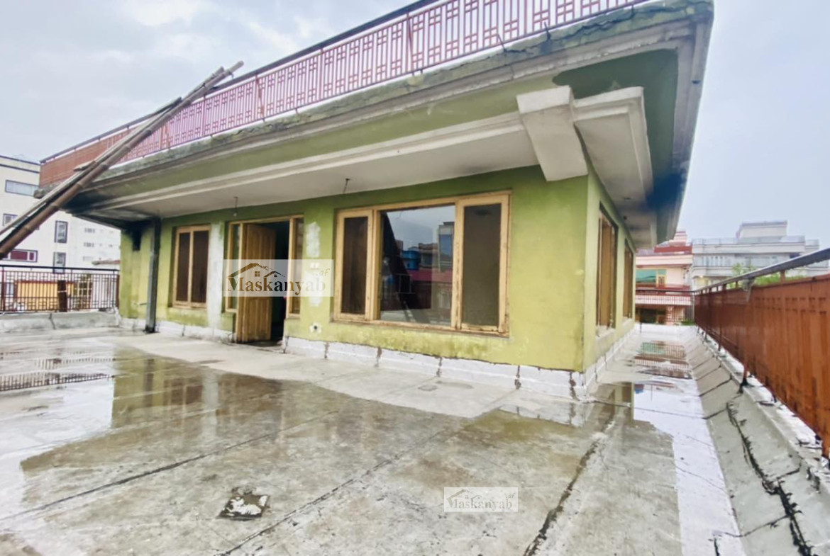 Three-floor house for rent on Fourth Street of Taimani Project